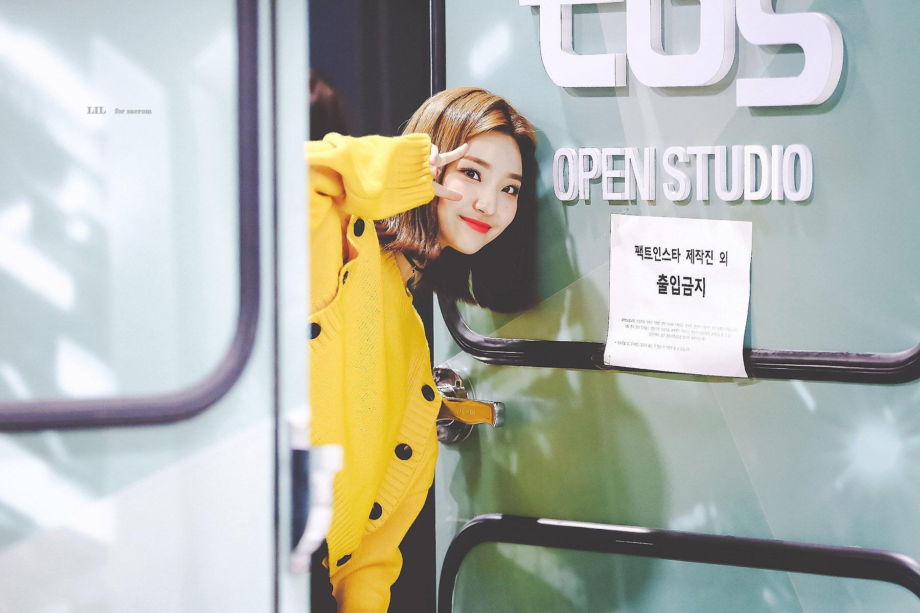 Peeking Rom | Scrolller