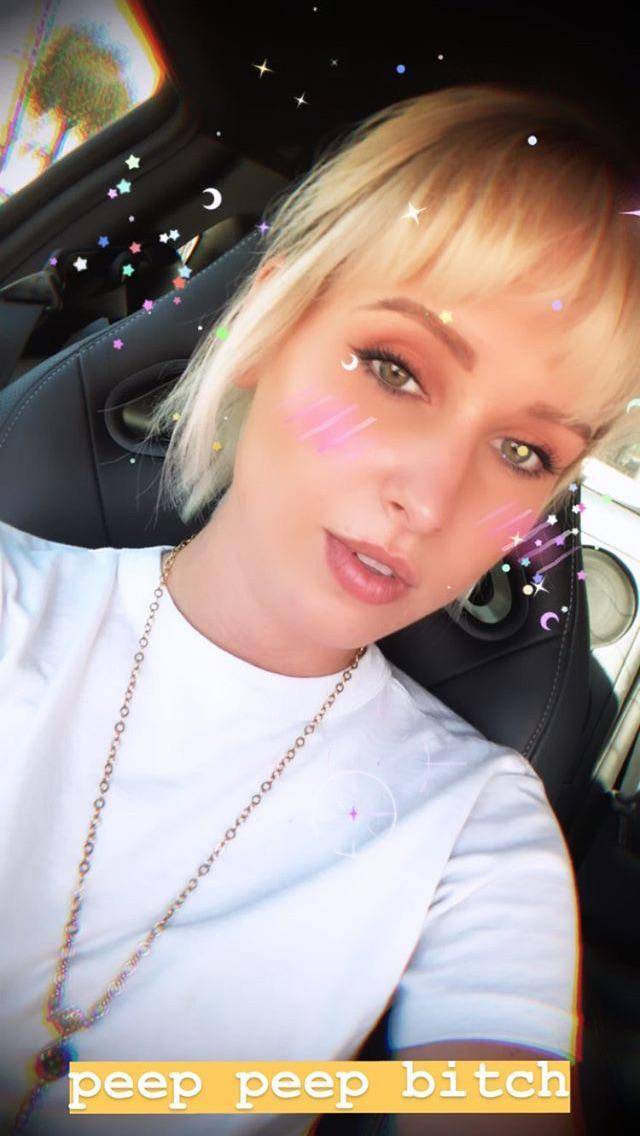 Peep peep | Scrolller