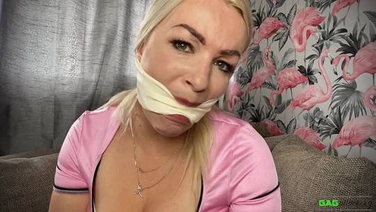 Penny Lee | Scrolller