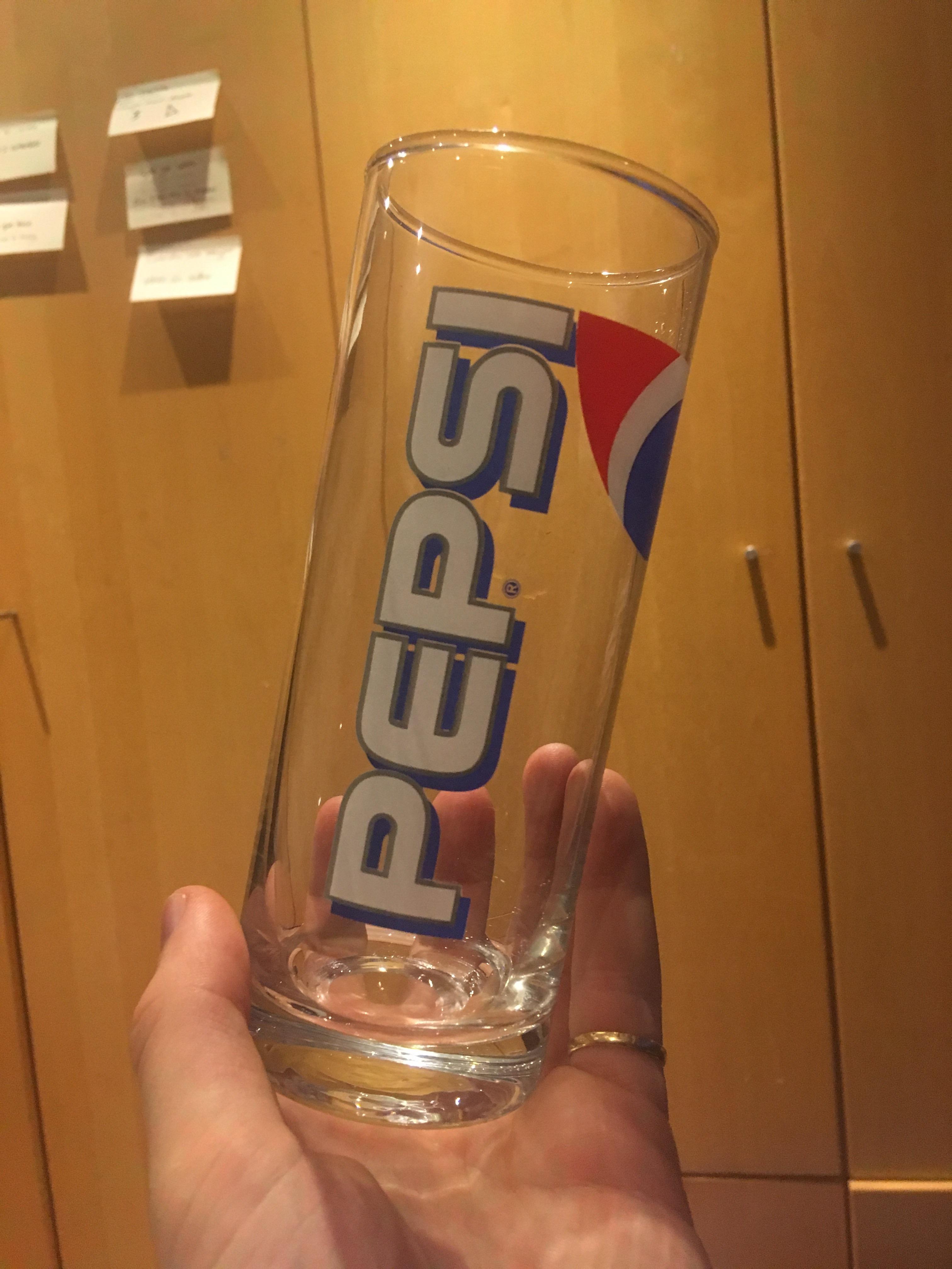 Pepsi love | Scrolller