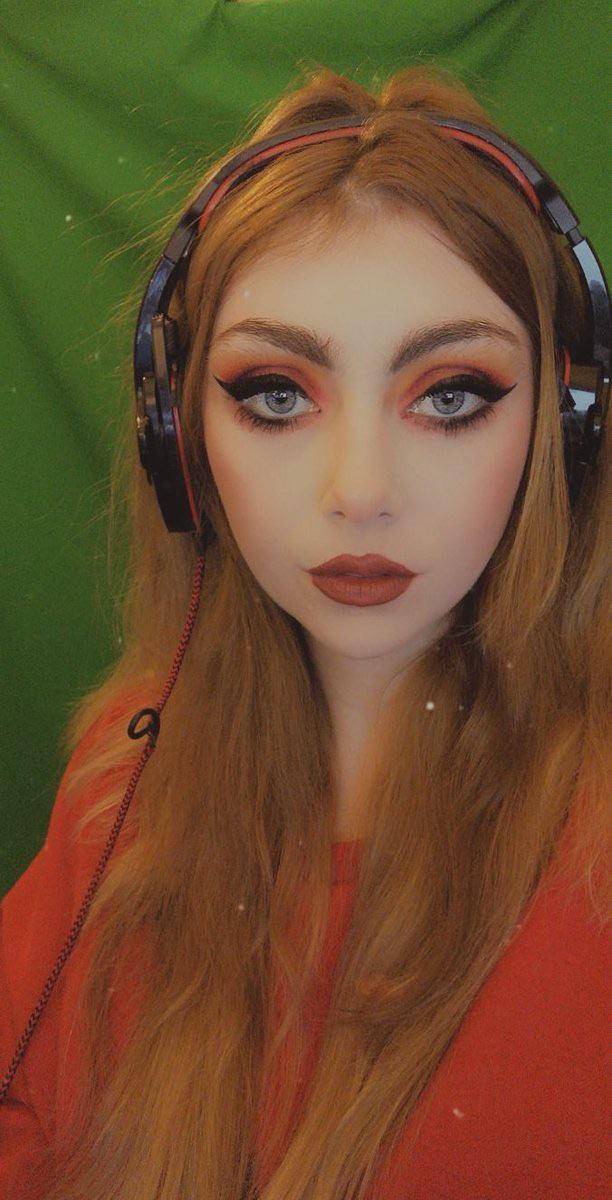 Perfect BJ lips | Scrolller