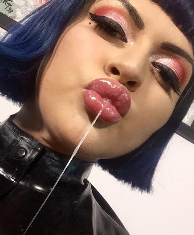 Perfect drool | Scrolller