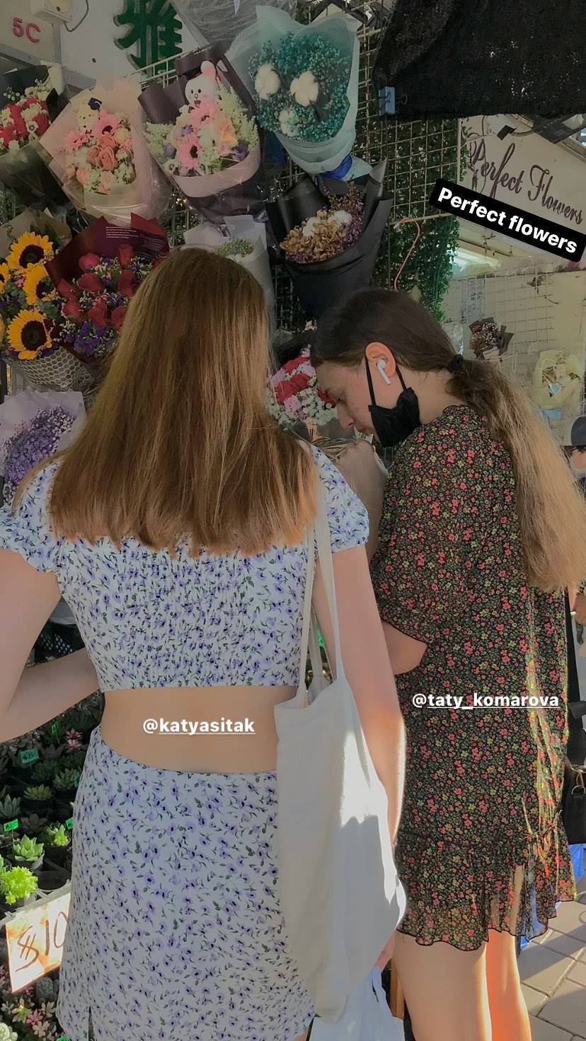 Perfect flowers looking for flowers | Scrolller