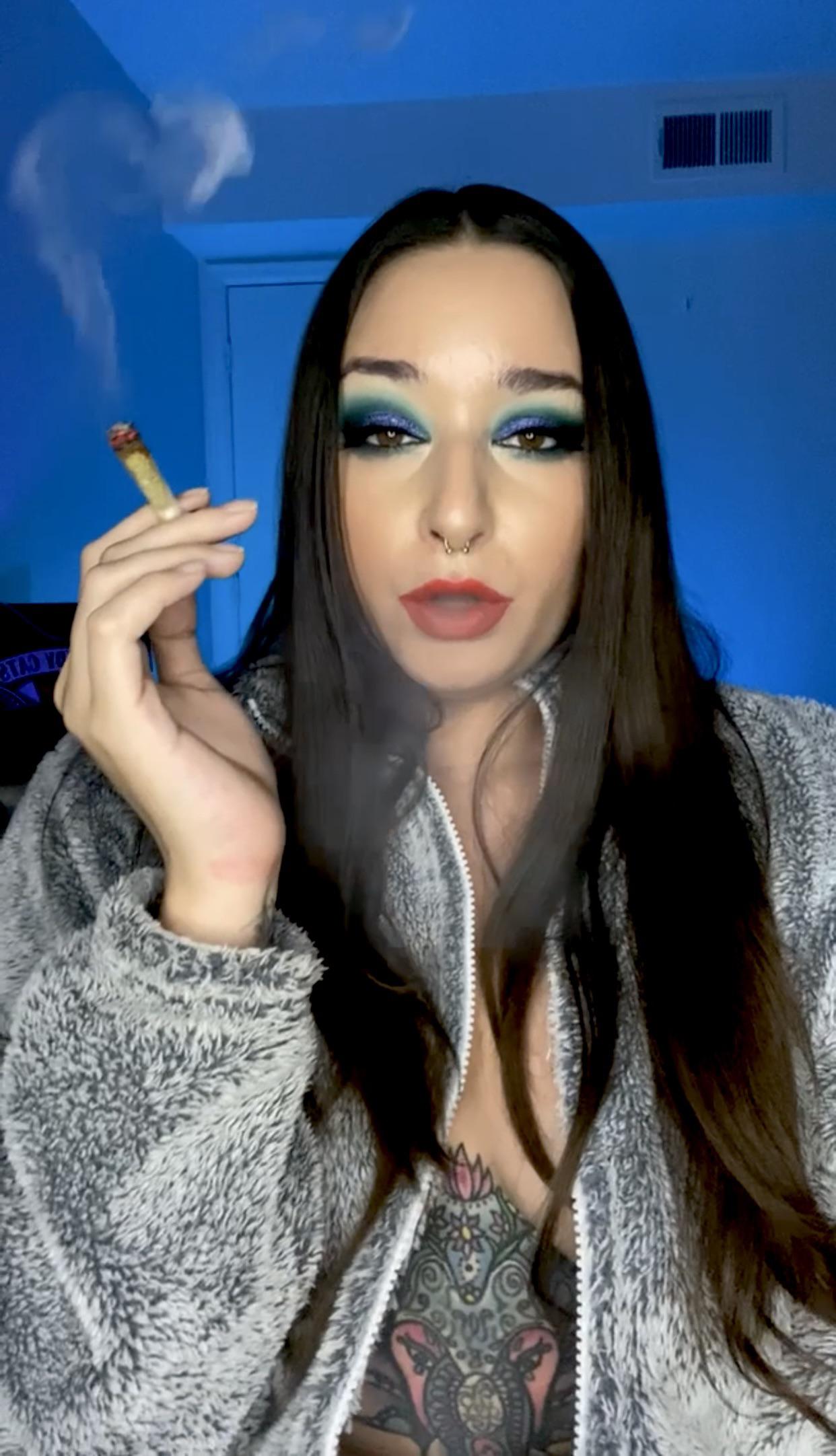 Perfect Red Lip 💋 | Scrolller