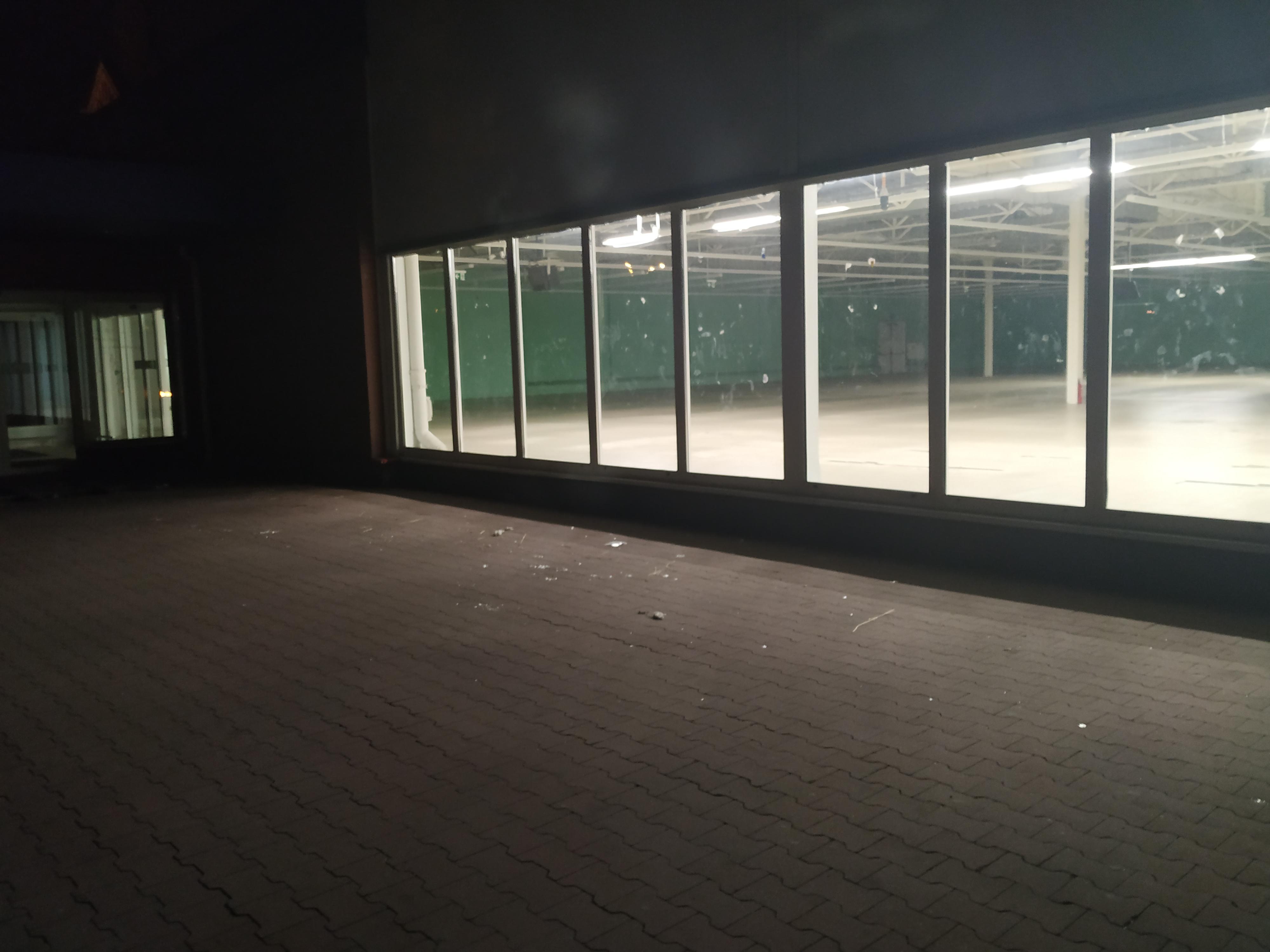 Permanently closed store | Scrolller