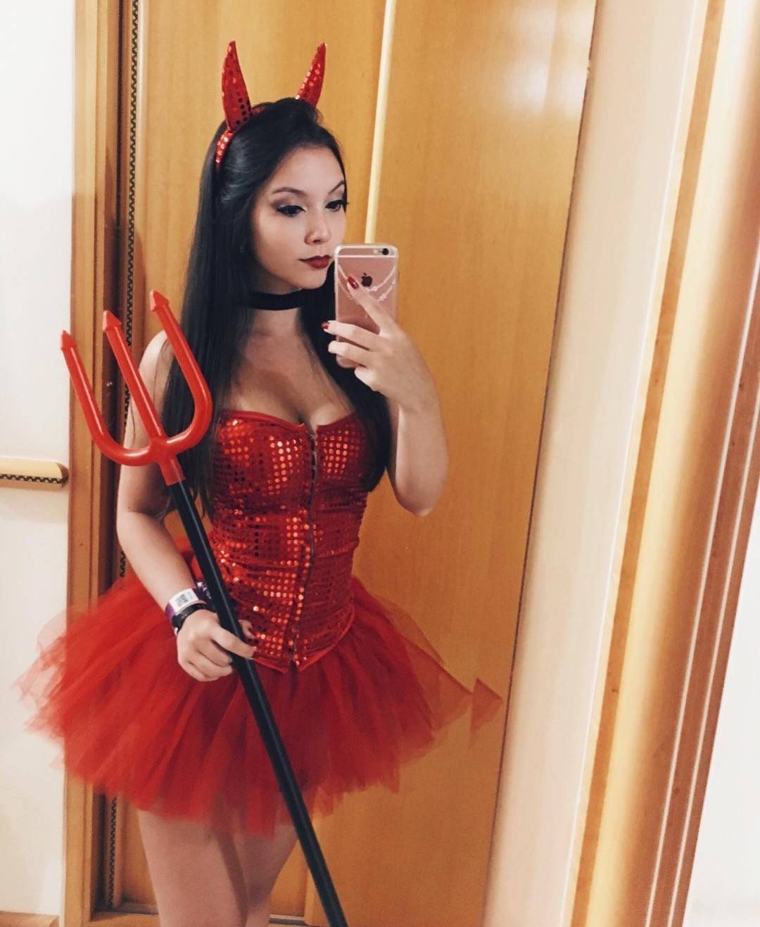 Petite devil | Scrolller