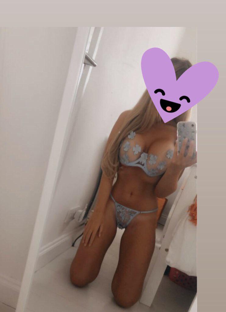 Petite Goddess 💌 Free dick rate for all new subs that subscribe to my OF 💌 fet friendly 💌 I ...