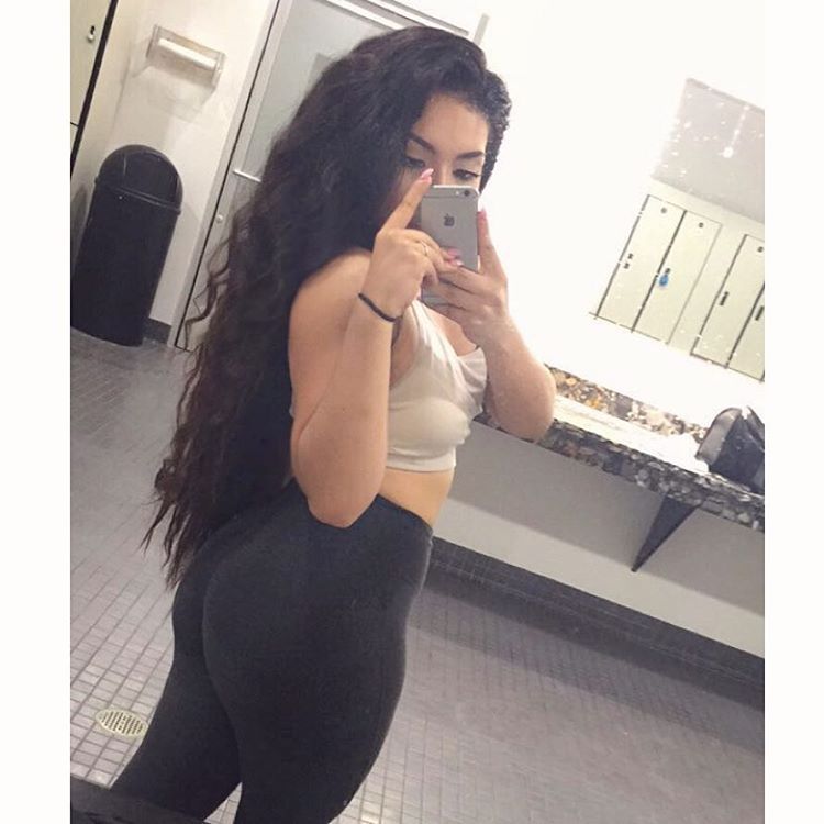 Petite Hottie | Scrolller