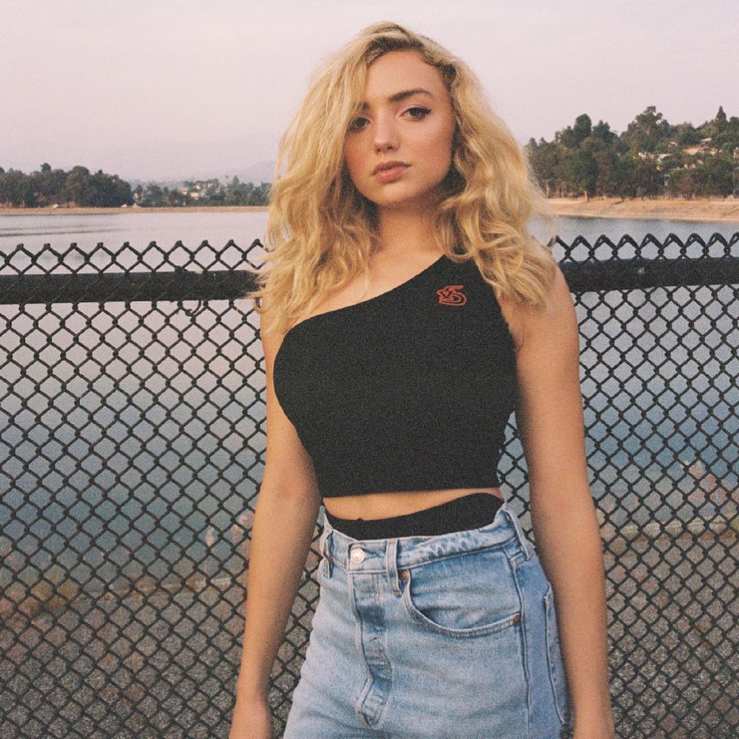 Peyton turns me into a mindless gooning machine. | Scrolller