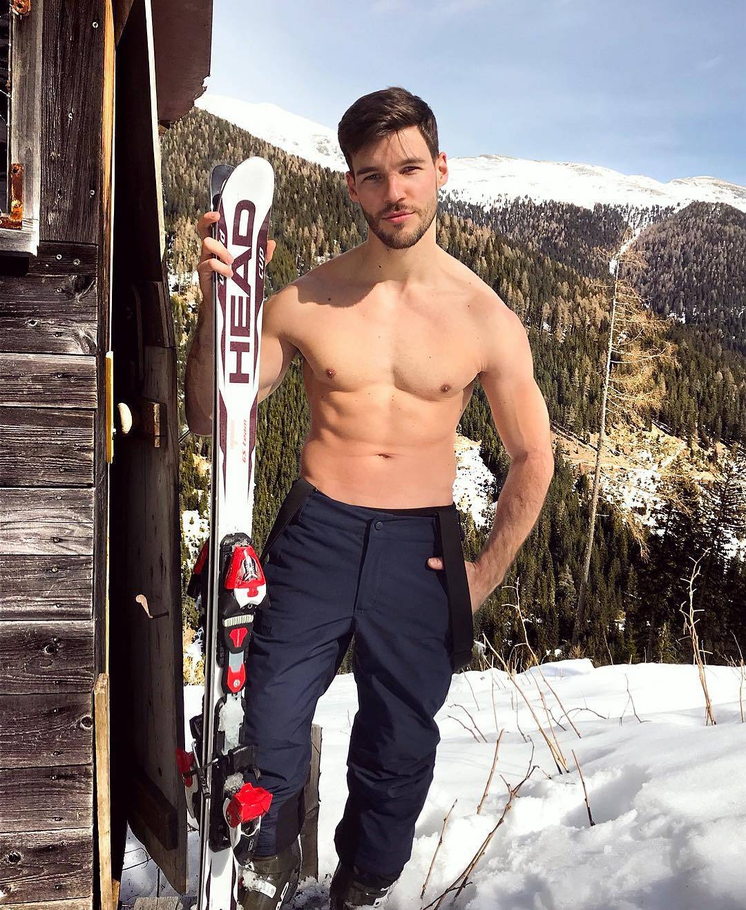 Philipp Gelter | Scrolller