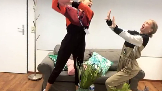 pillow fight | Scrolller