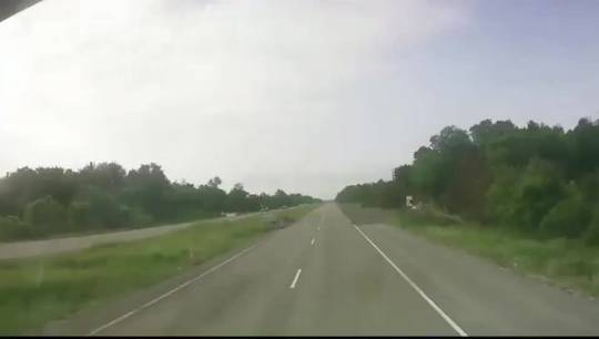 Pilot lands plane with engine failure oh highway | Scrolller