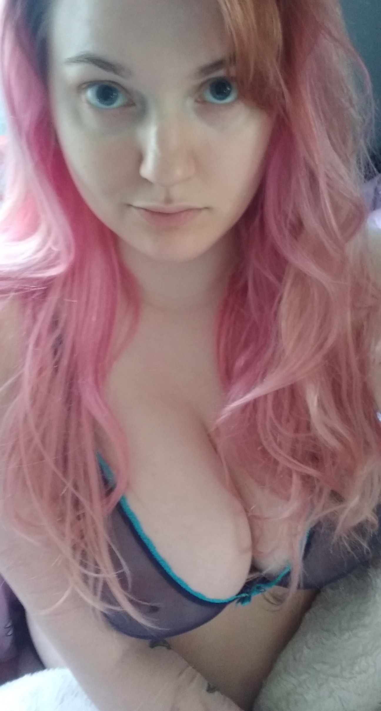 Pink Hair | Scrolller