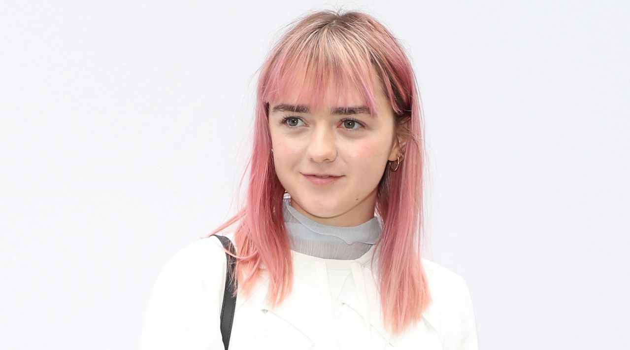 Pink Haired Beauty Scrolller