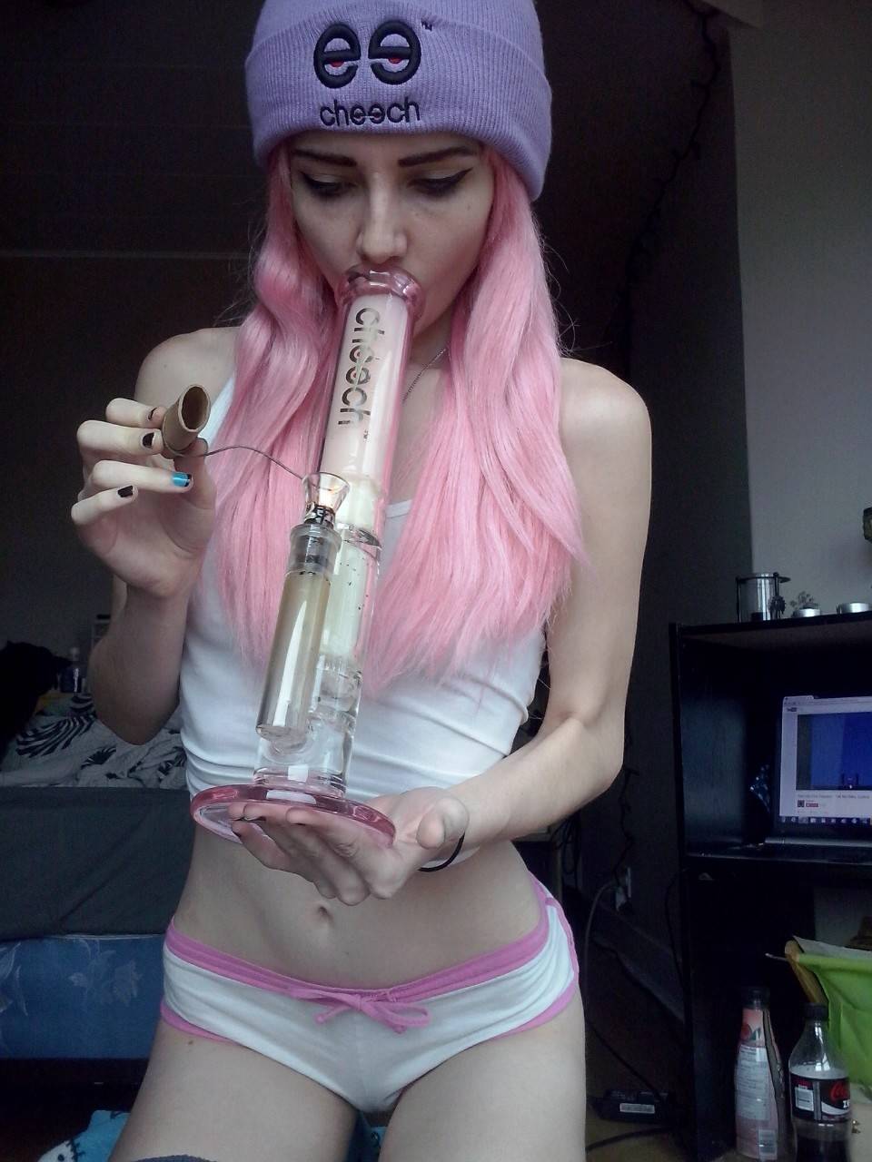 Pink Haired Stoner Girl | Scrolller