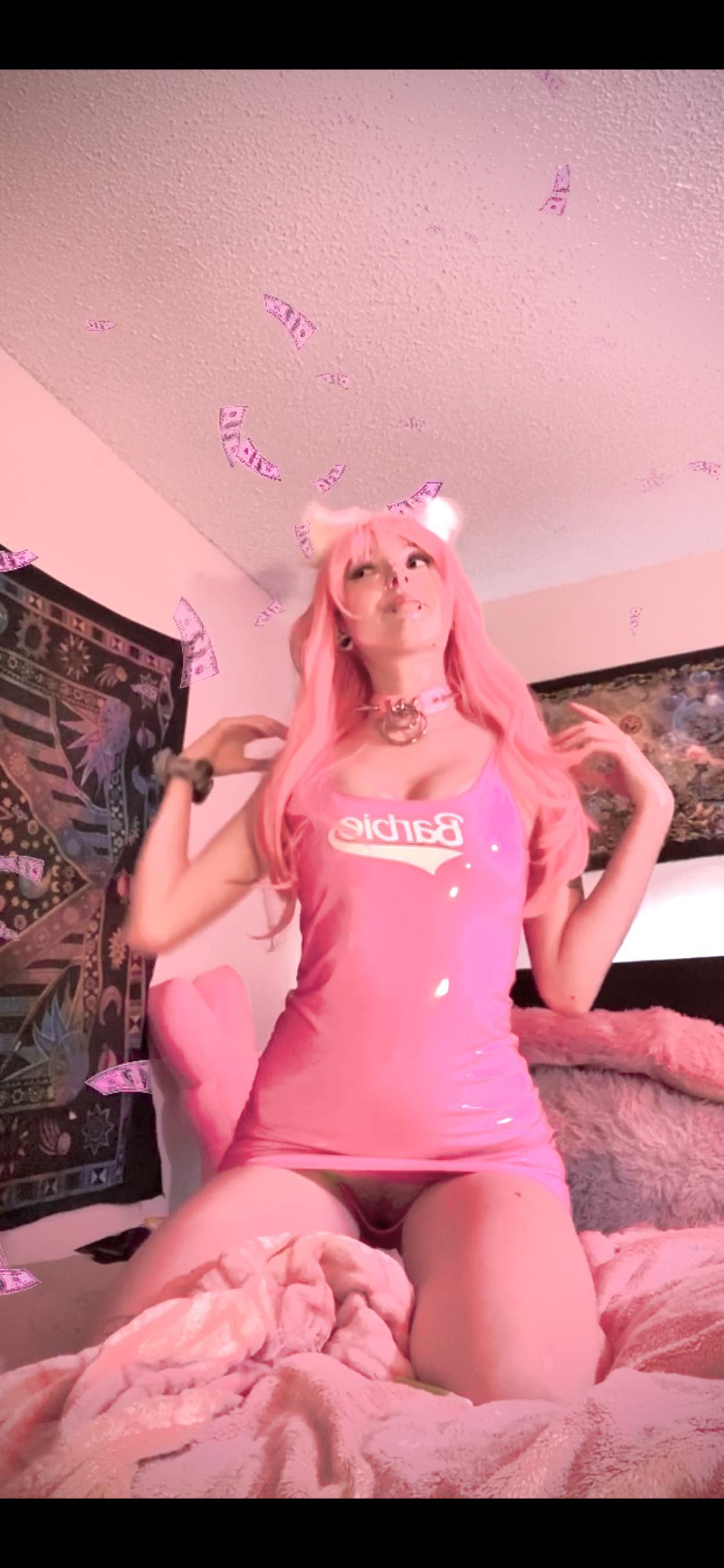 (: pink latex babe | Scrolller