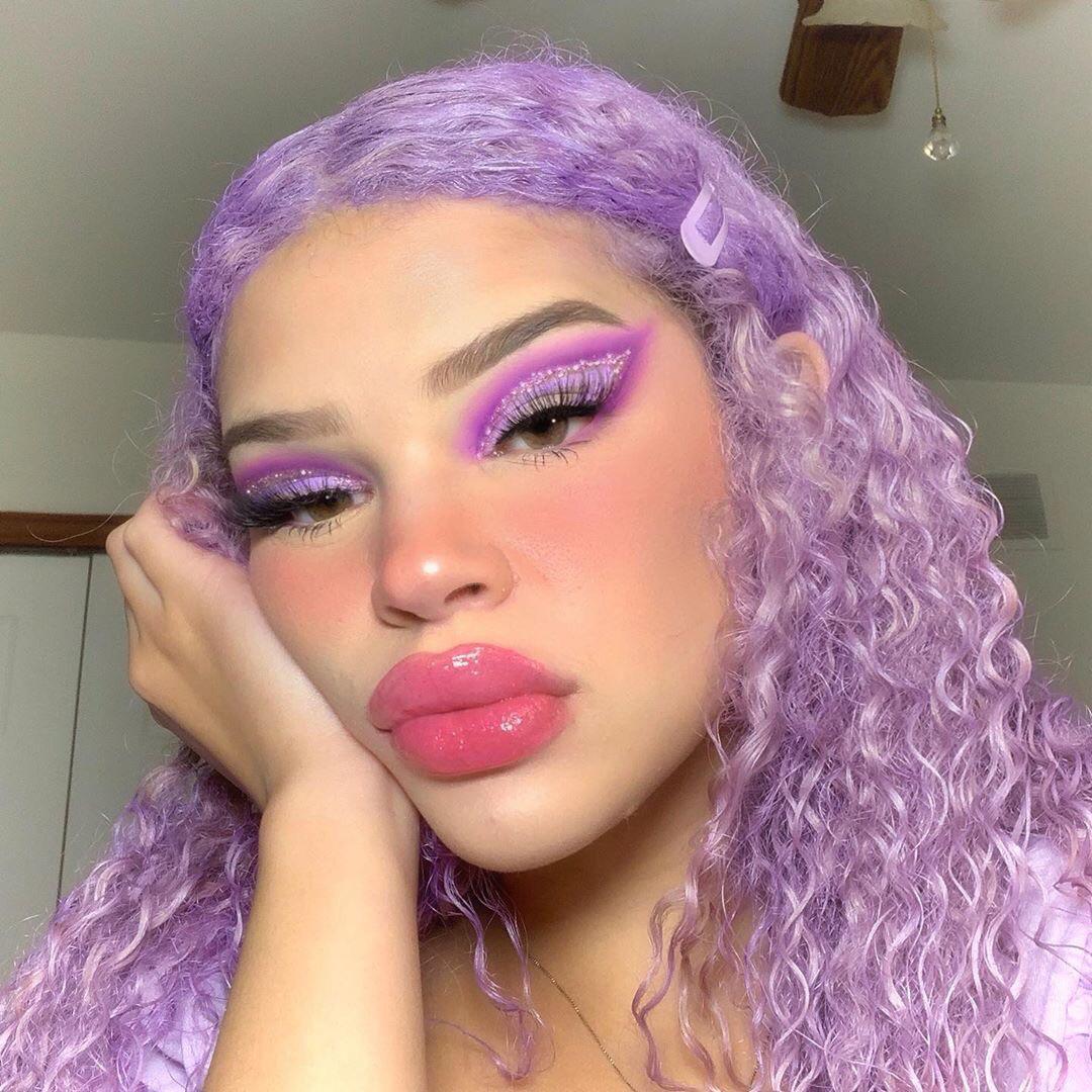 Pink lips | Scrolller