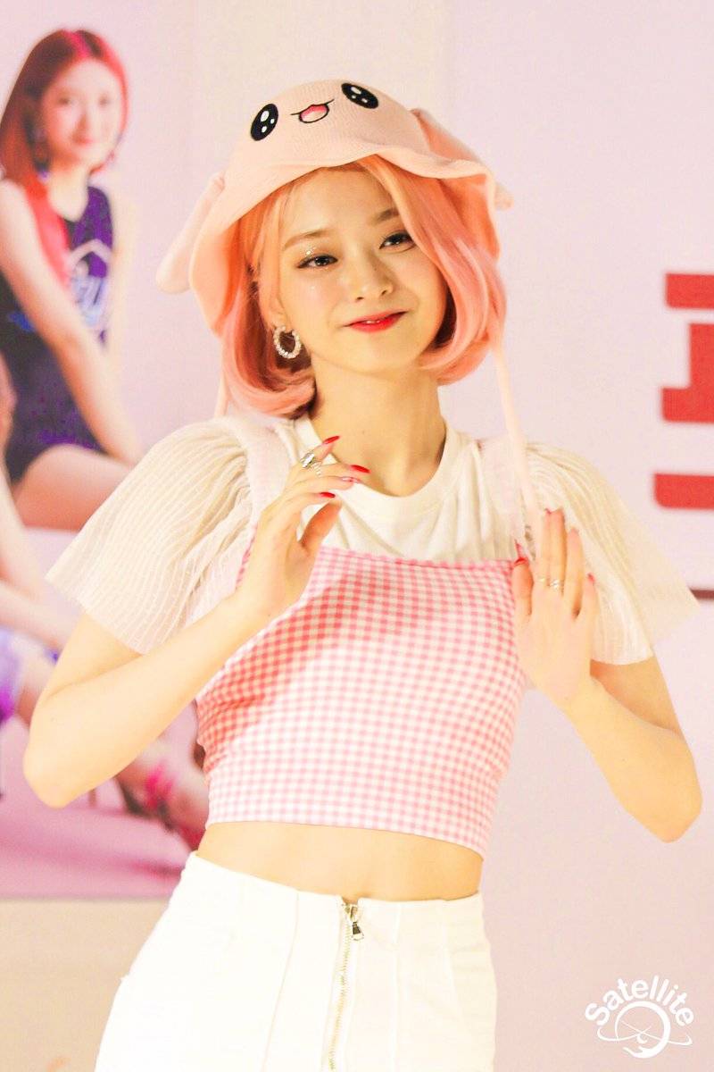 Pink Nakko with her pink hat | Scrolller