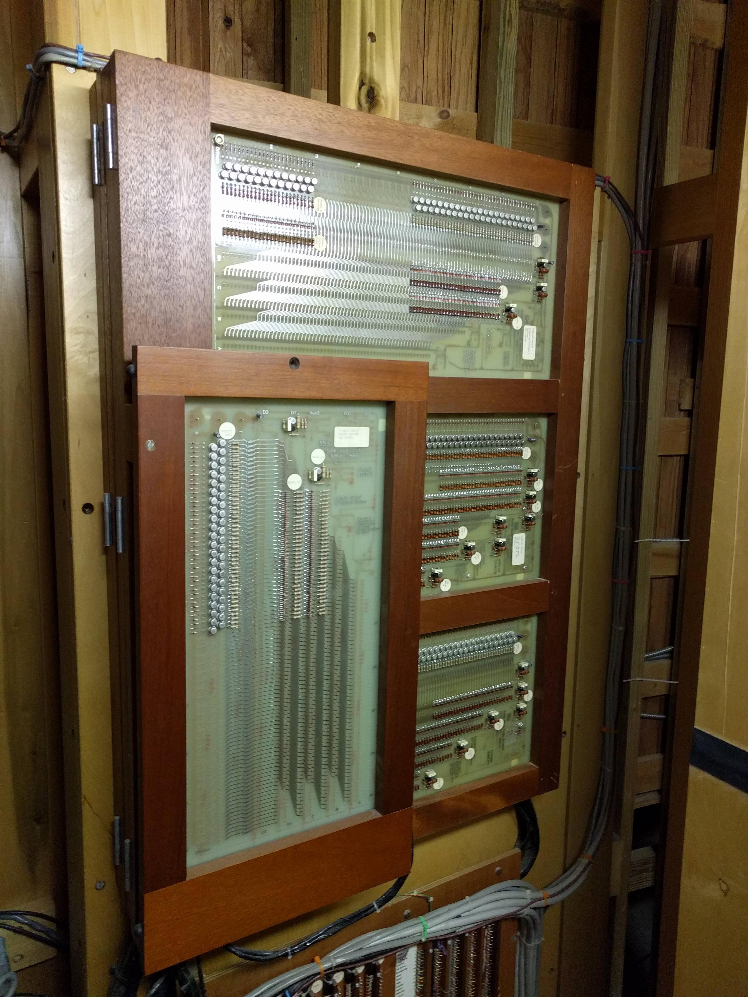 Pipe organ controller | Scrolller