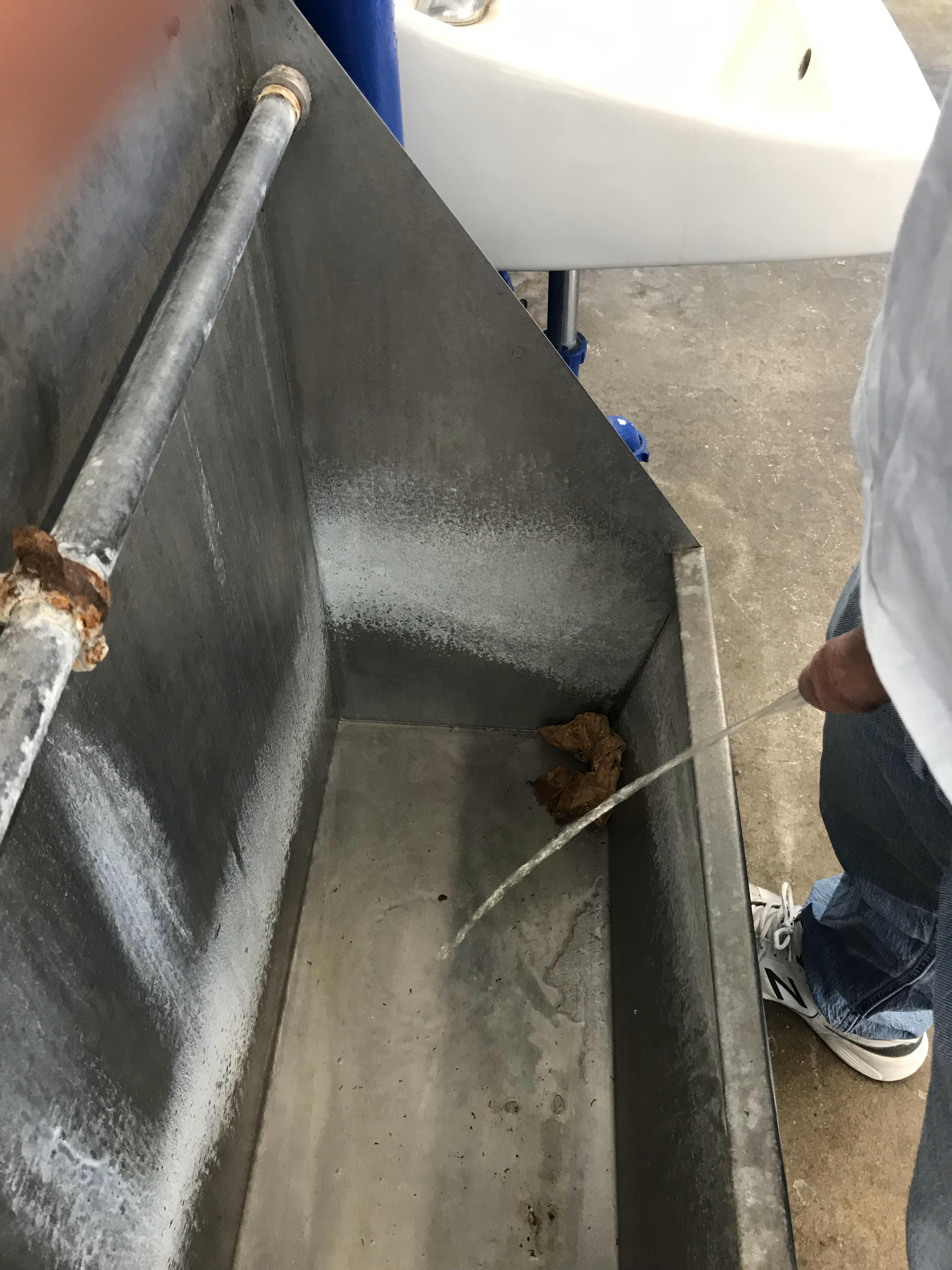 Pissing At An Old School Trough Scrolller