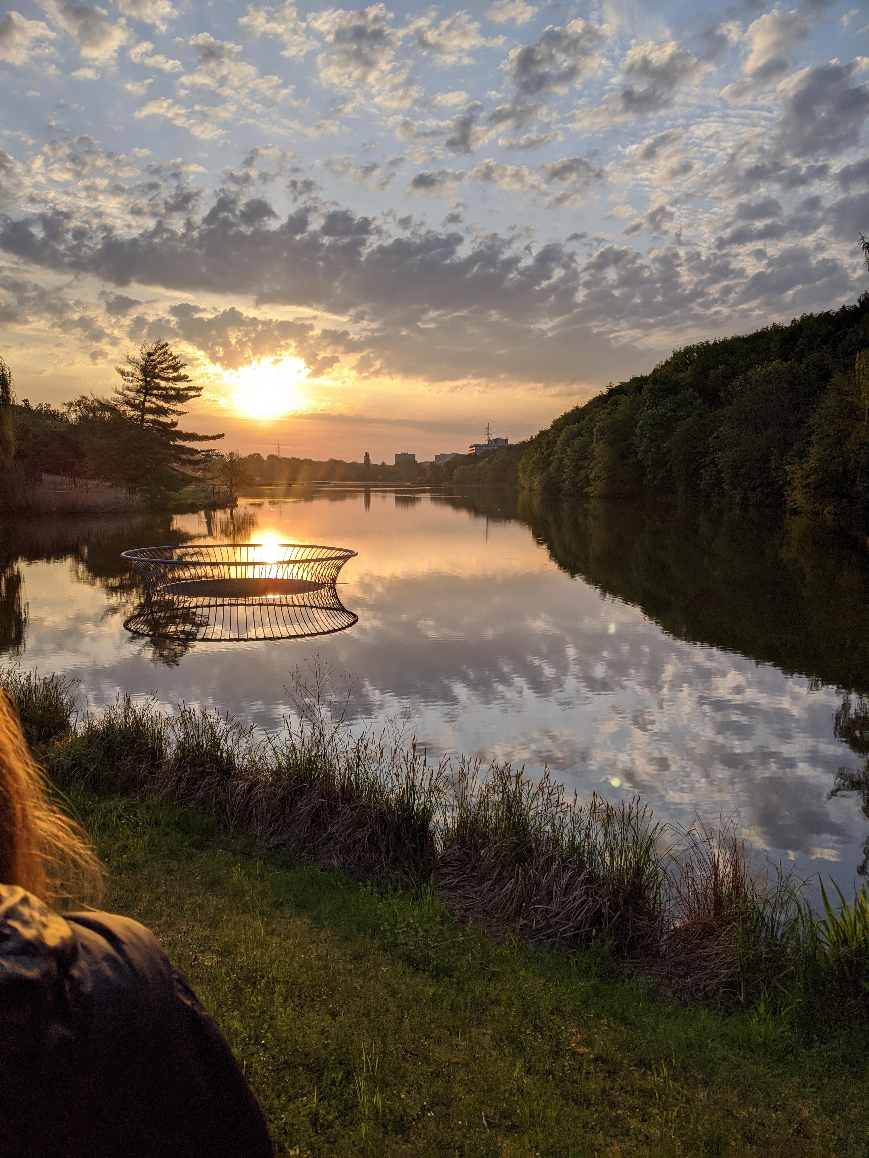 [Pixel 3A] 6am Prague | Scrolller
