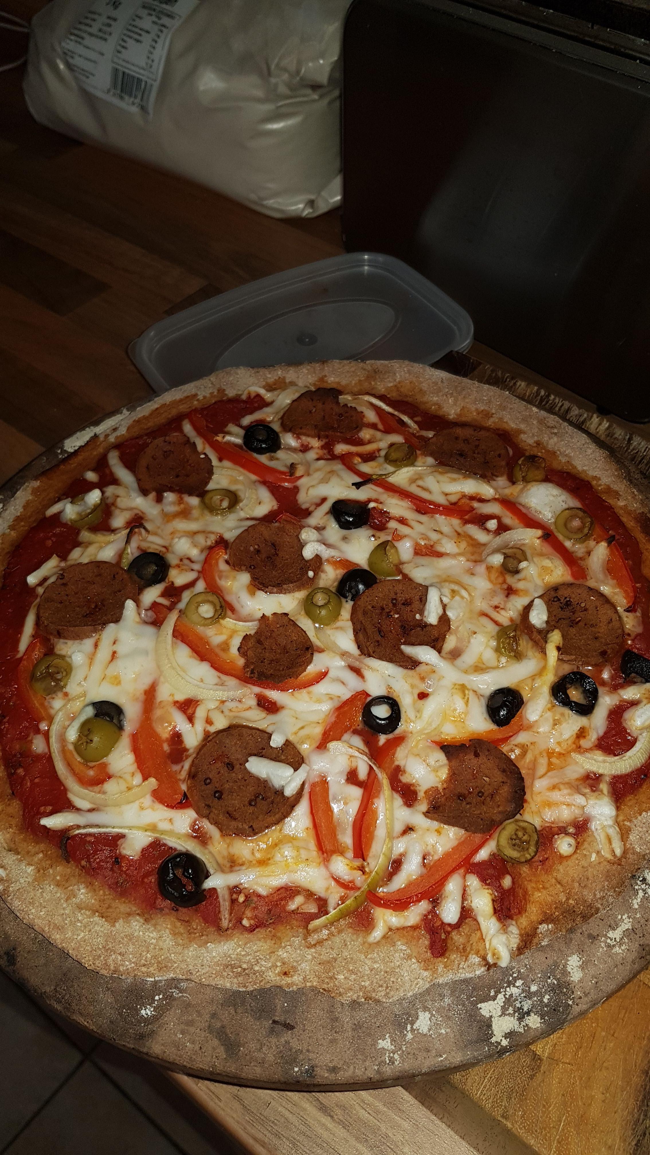 Pizza with vegan pepperoni made by my dad, pefect comfort food | Scrolller