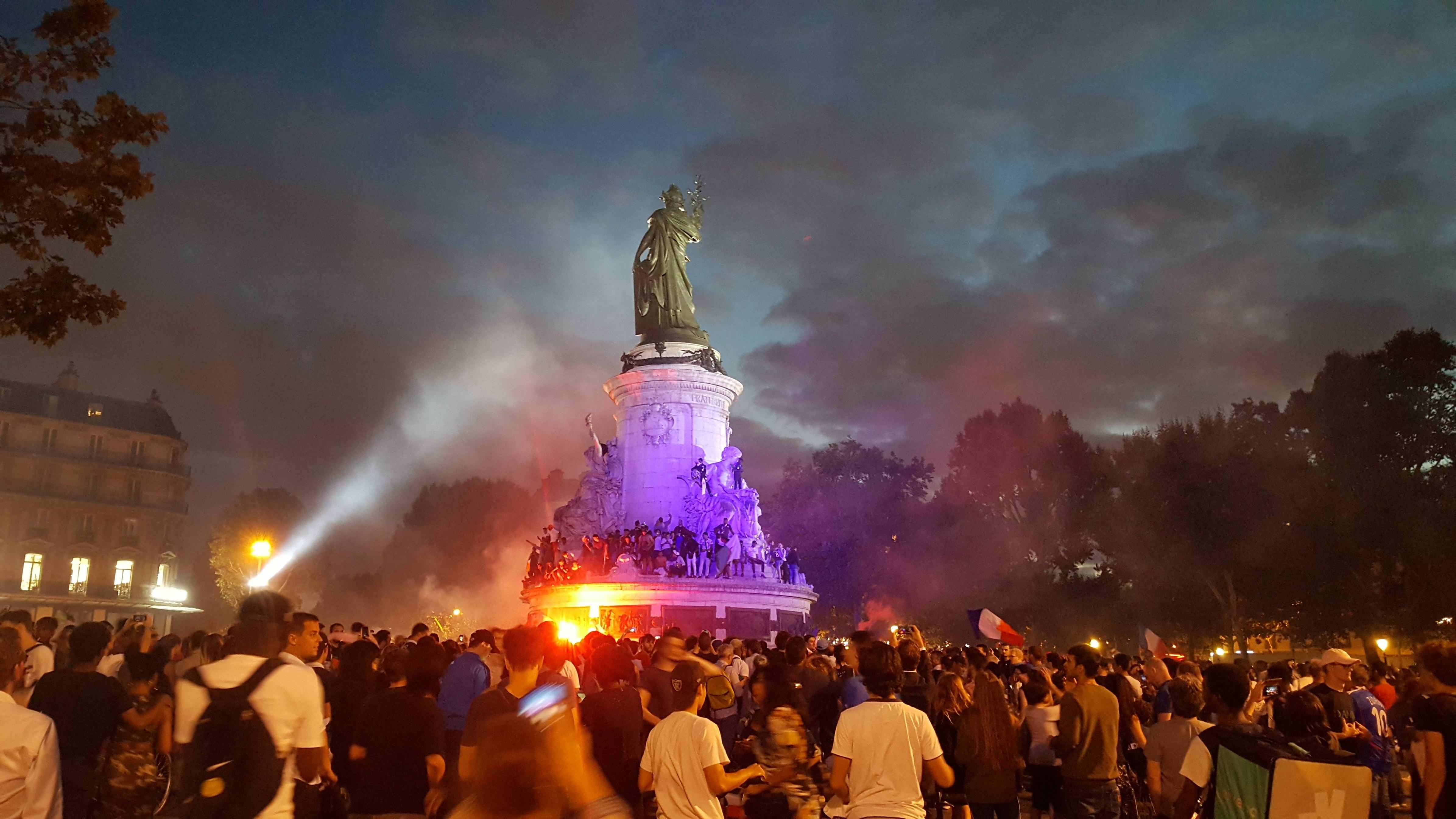 Place de la République | Scrolller