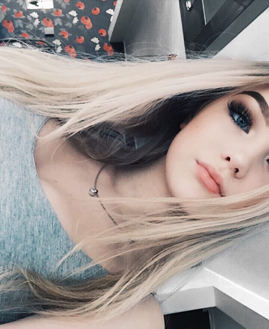 Please Fake Her She Just Turned 18 Scrolller
