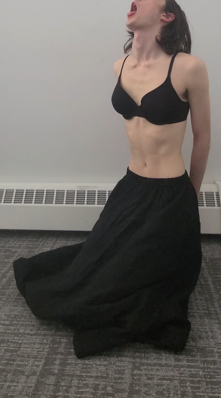 Please feed me UwU I'm so hungry | Scrolller