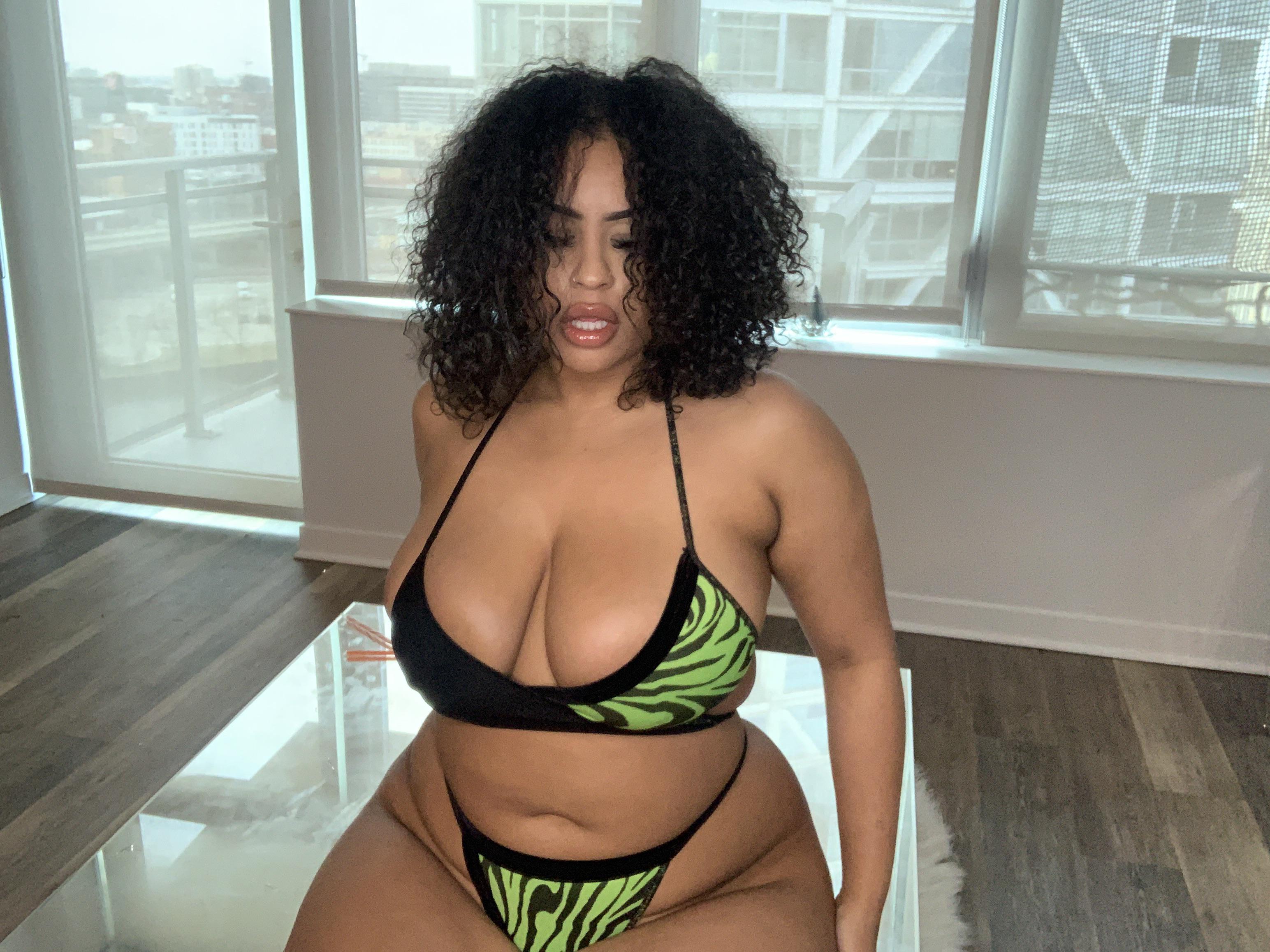 Plump & juicy | Scrolller