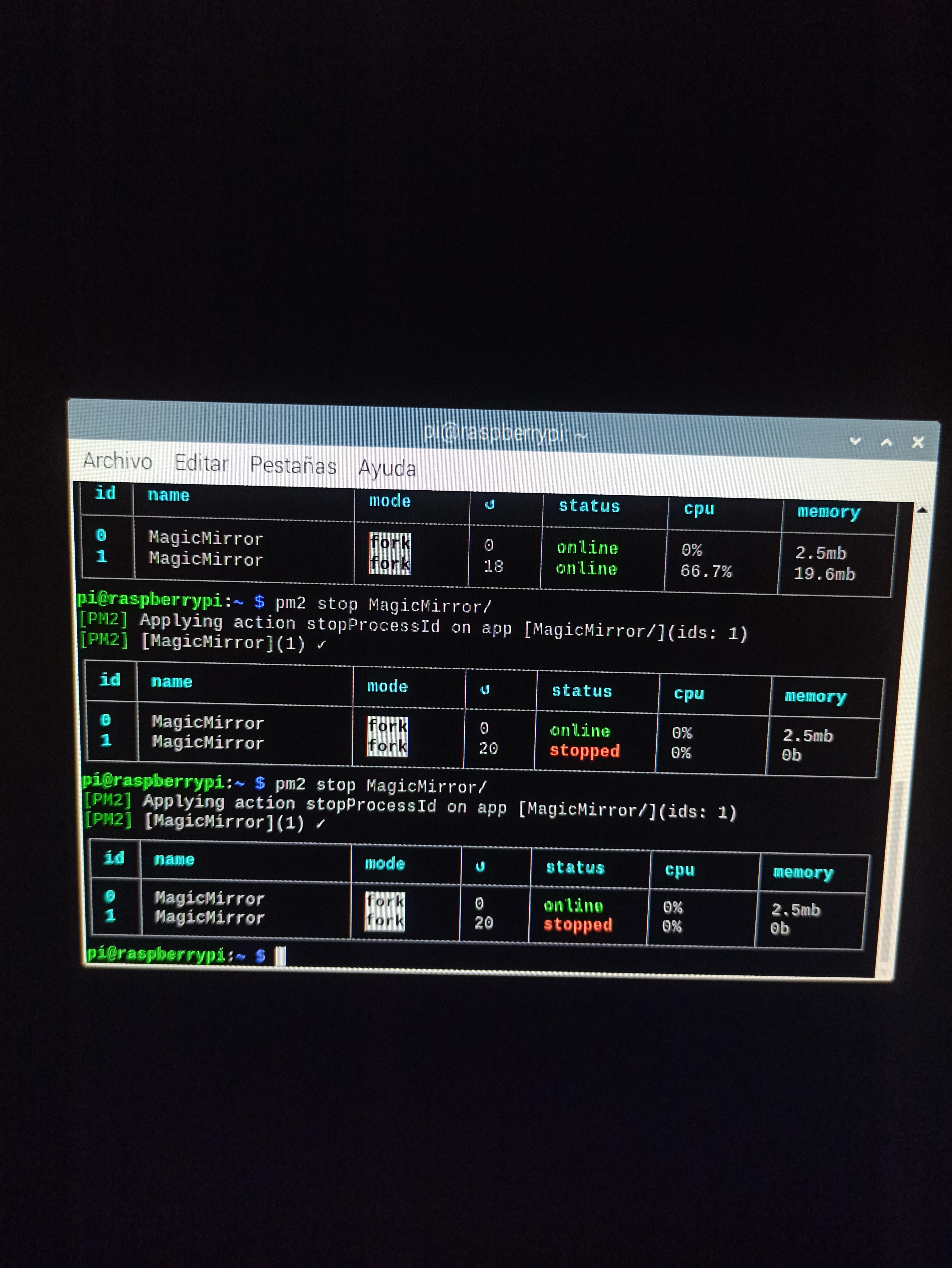 pm2 two shows 2 process, and only one of them is stopping. Any ideas? | Scrolller