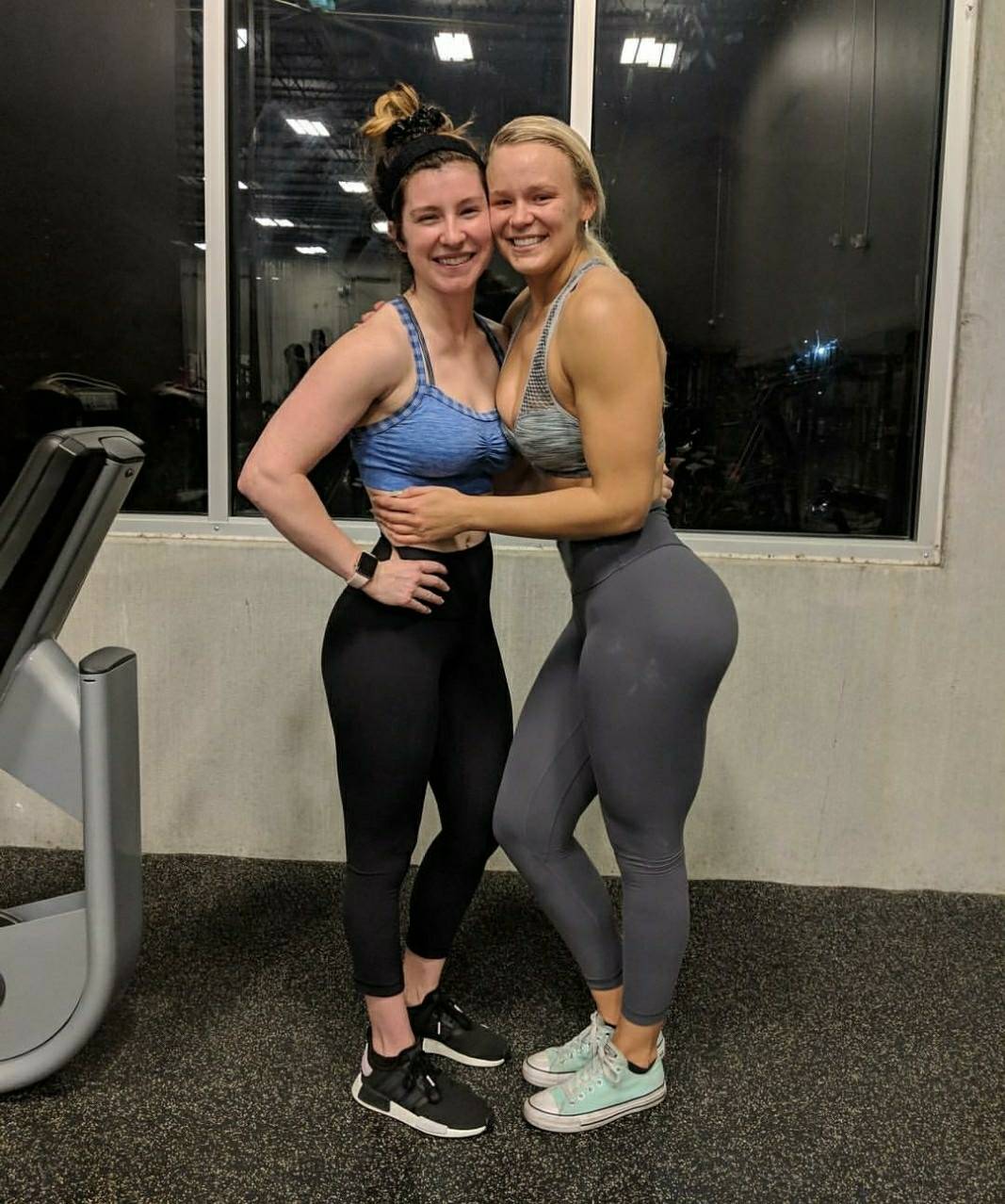 Poke out a little ~Amber~ | Scrolller