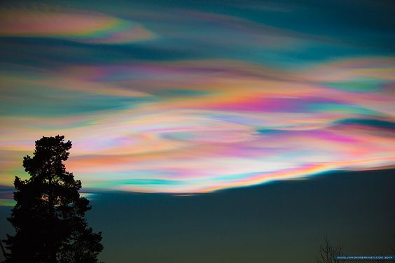 Polar stratospheric clouds look like a painting | Scrolller