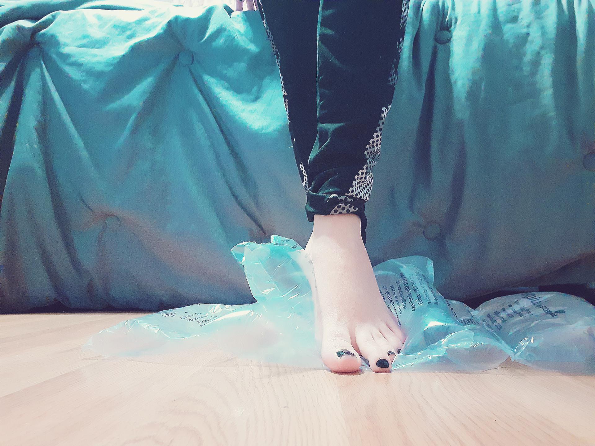 Popping packing stuff today 😘 | Scrolller