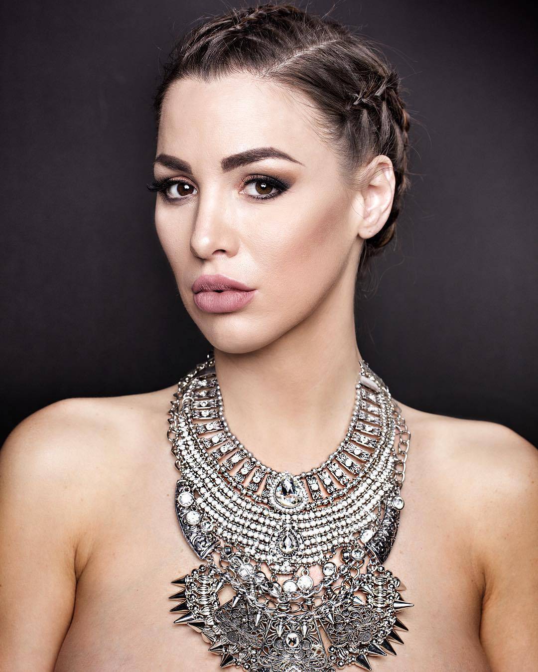 Portrait | Scrolller