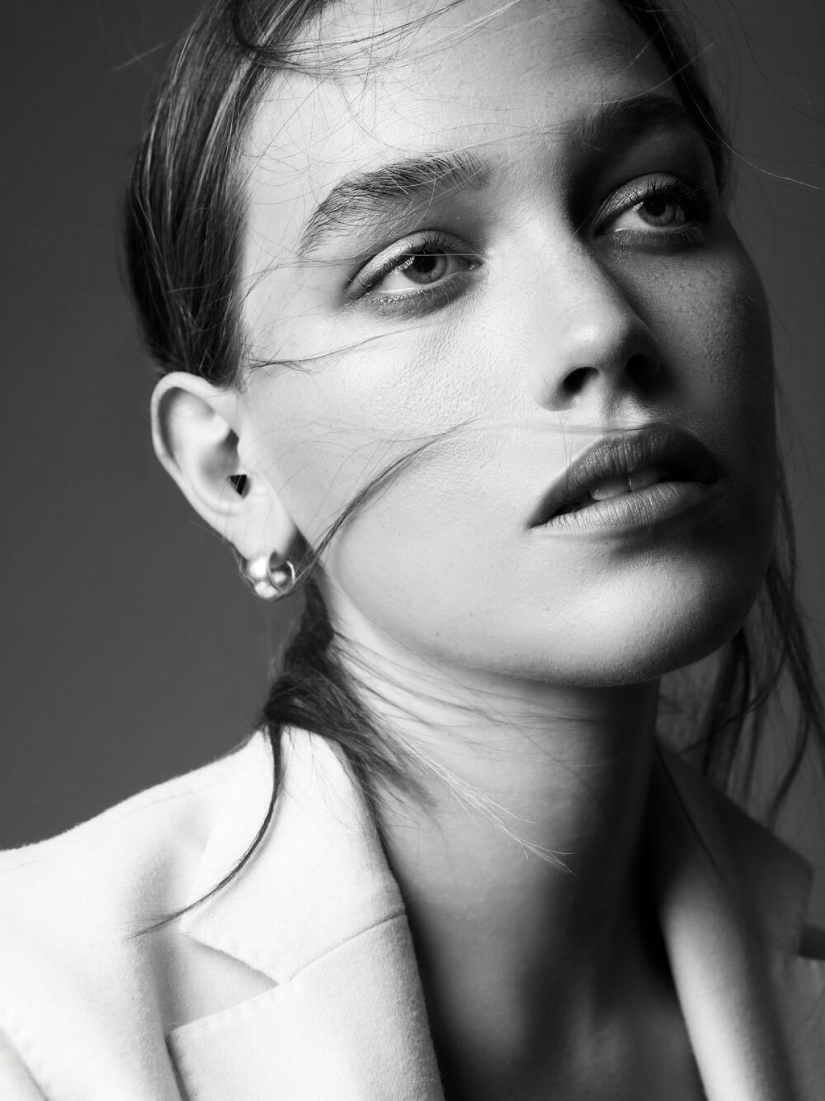 Portrait b/w | Scrolller