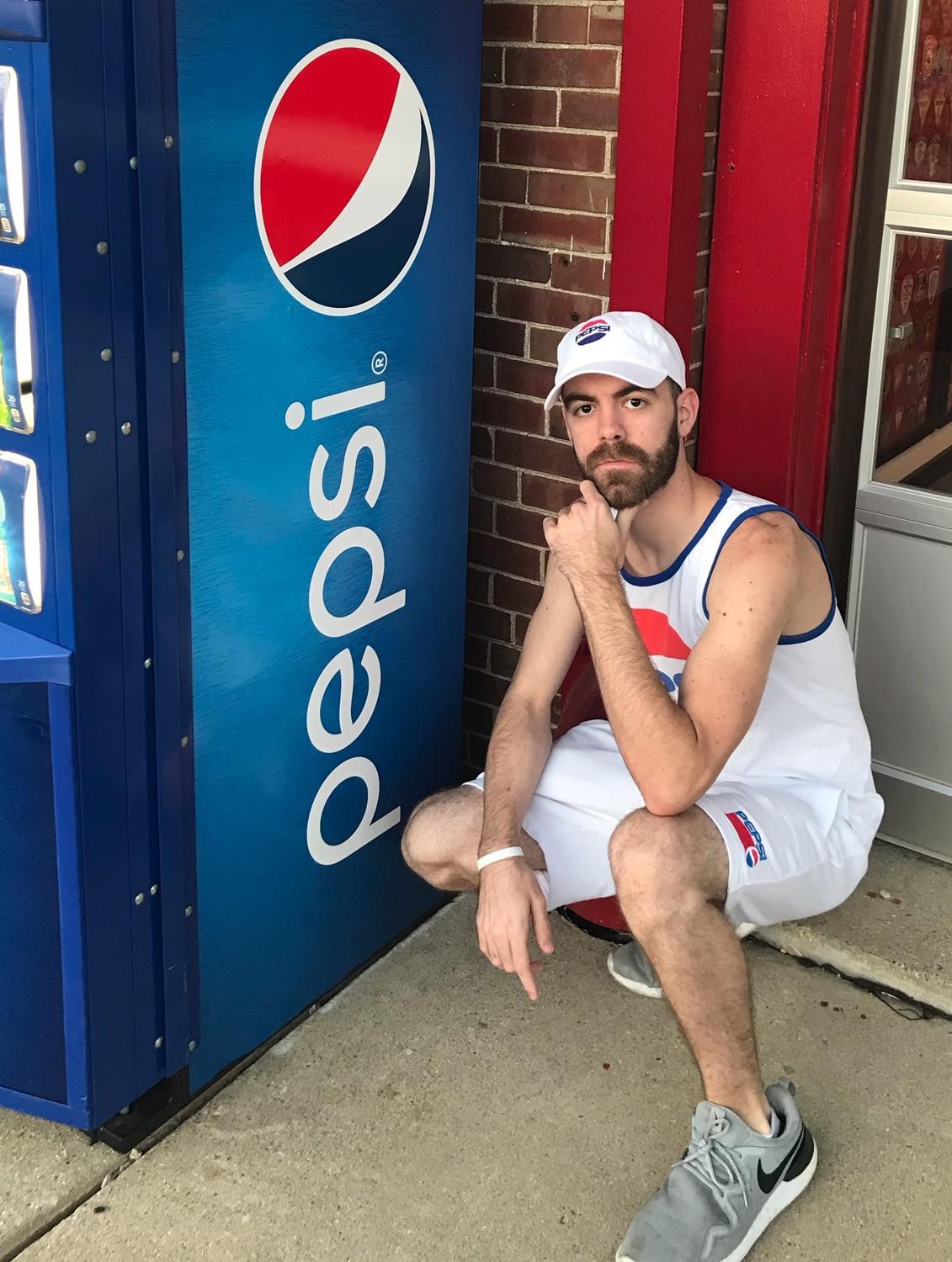 Posing at my state fair. | Scrolller