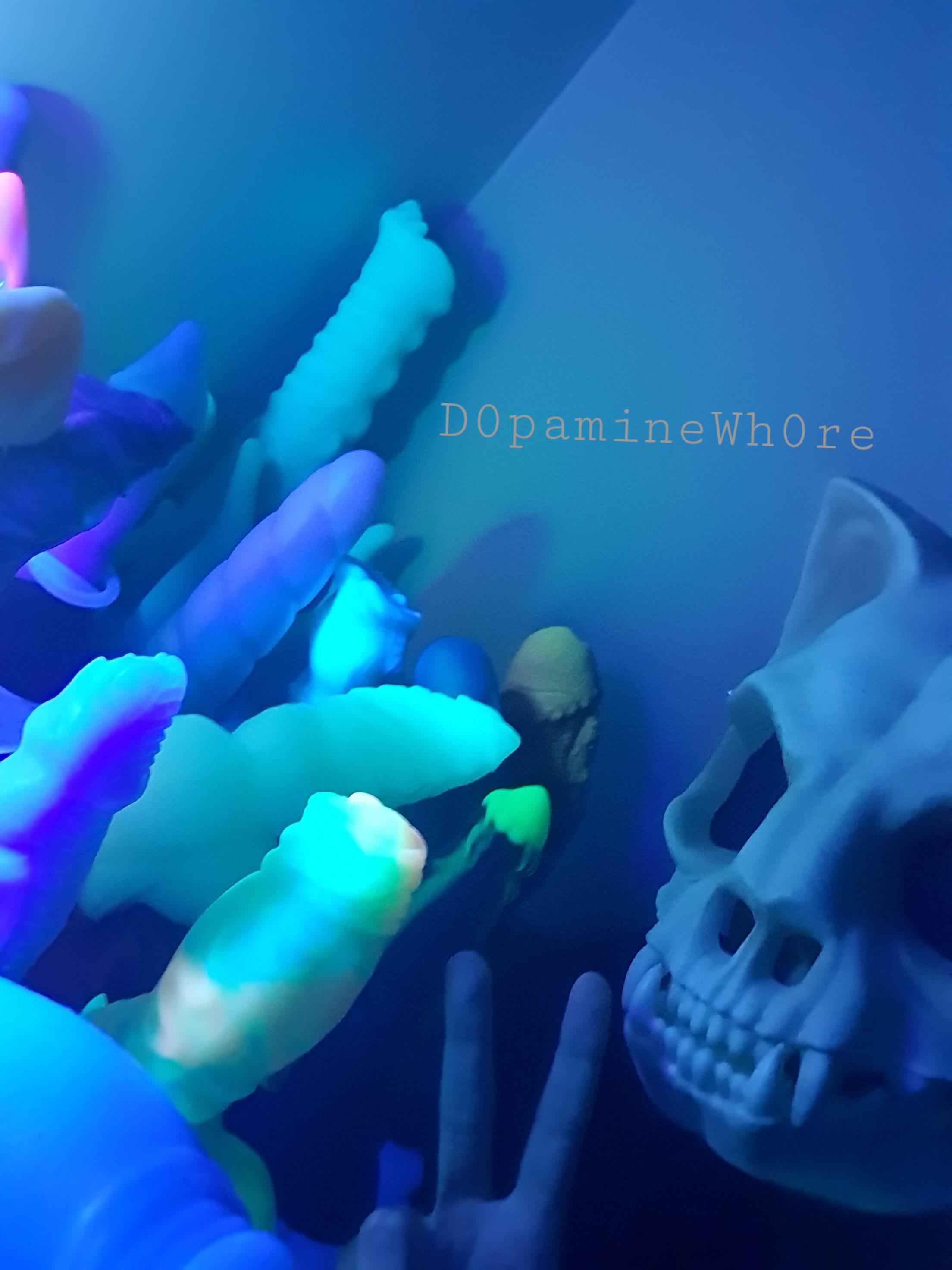 Posing with some of my beautifully glowy bois! | Scrolller