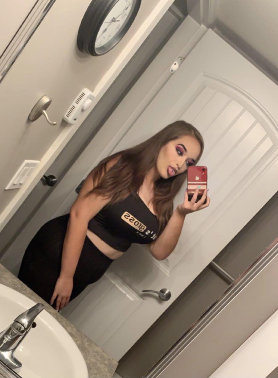posting another mirror pic to see how many more messages I get telling me to diet LOL 🤪 | Scrolller