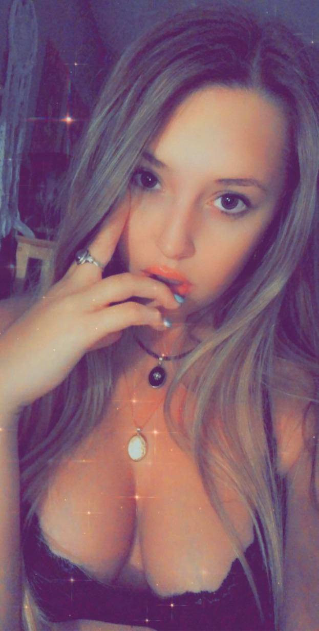 Discover more like NaturallyBeautiful: Pouty and Related Content | Scrolller