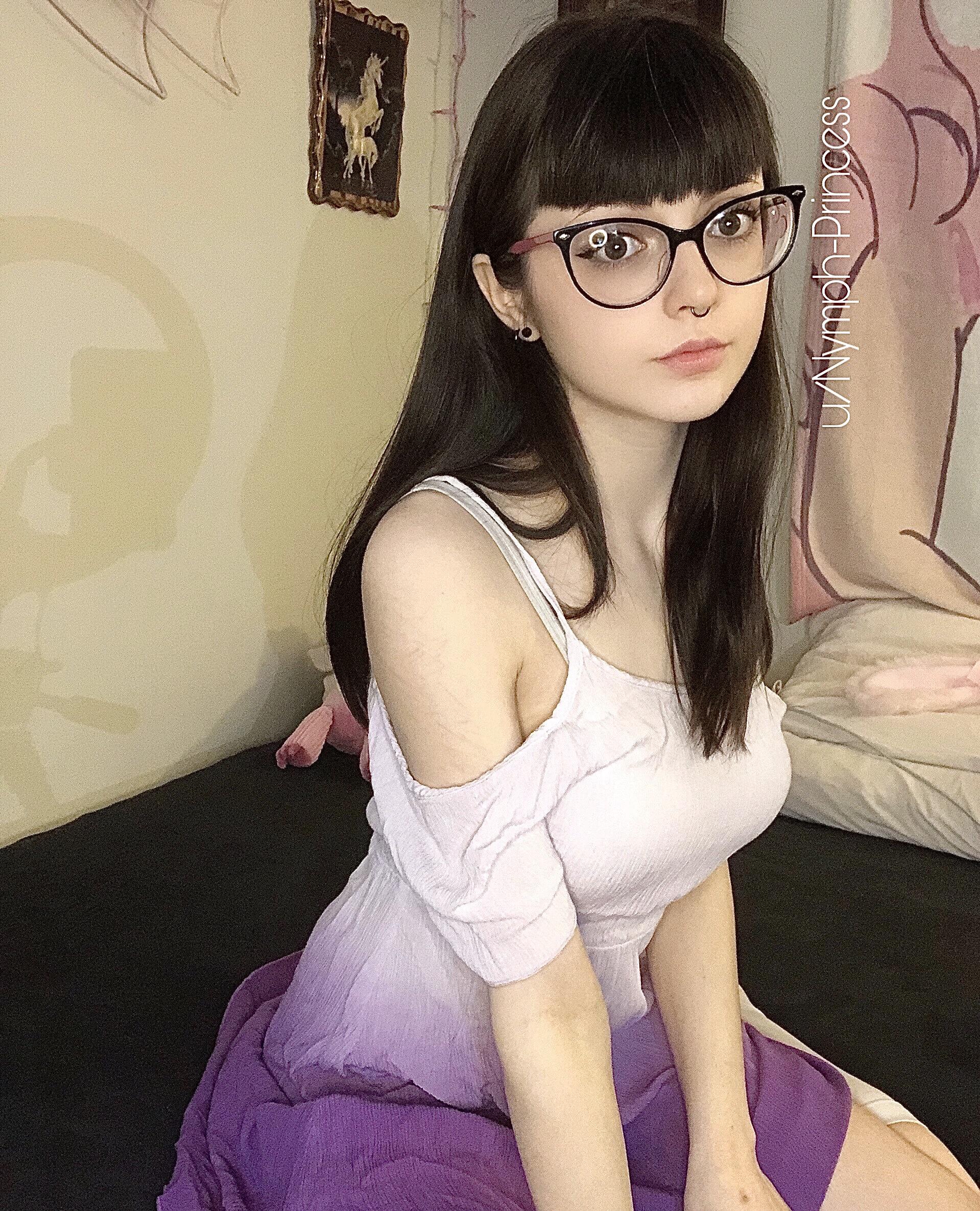 Girly Goth Girl waiting for cuddles in bed💜 | Scrolller