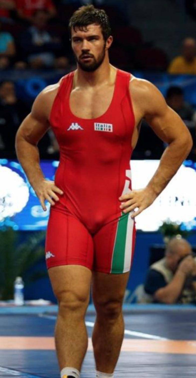 Power Pose | Scrolller