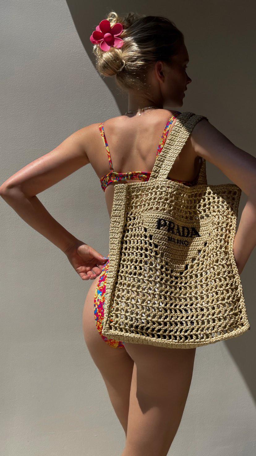 Prada tote | Scrolller