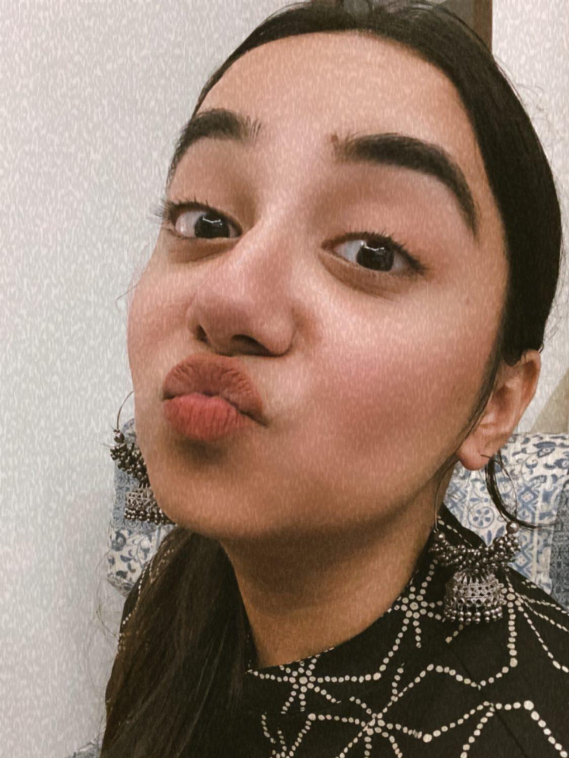 Prajakta Koli's bubbly face, thick lips and expressions always make me hard | Scrolller