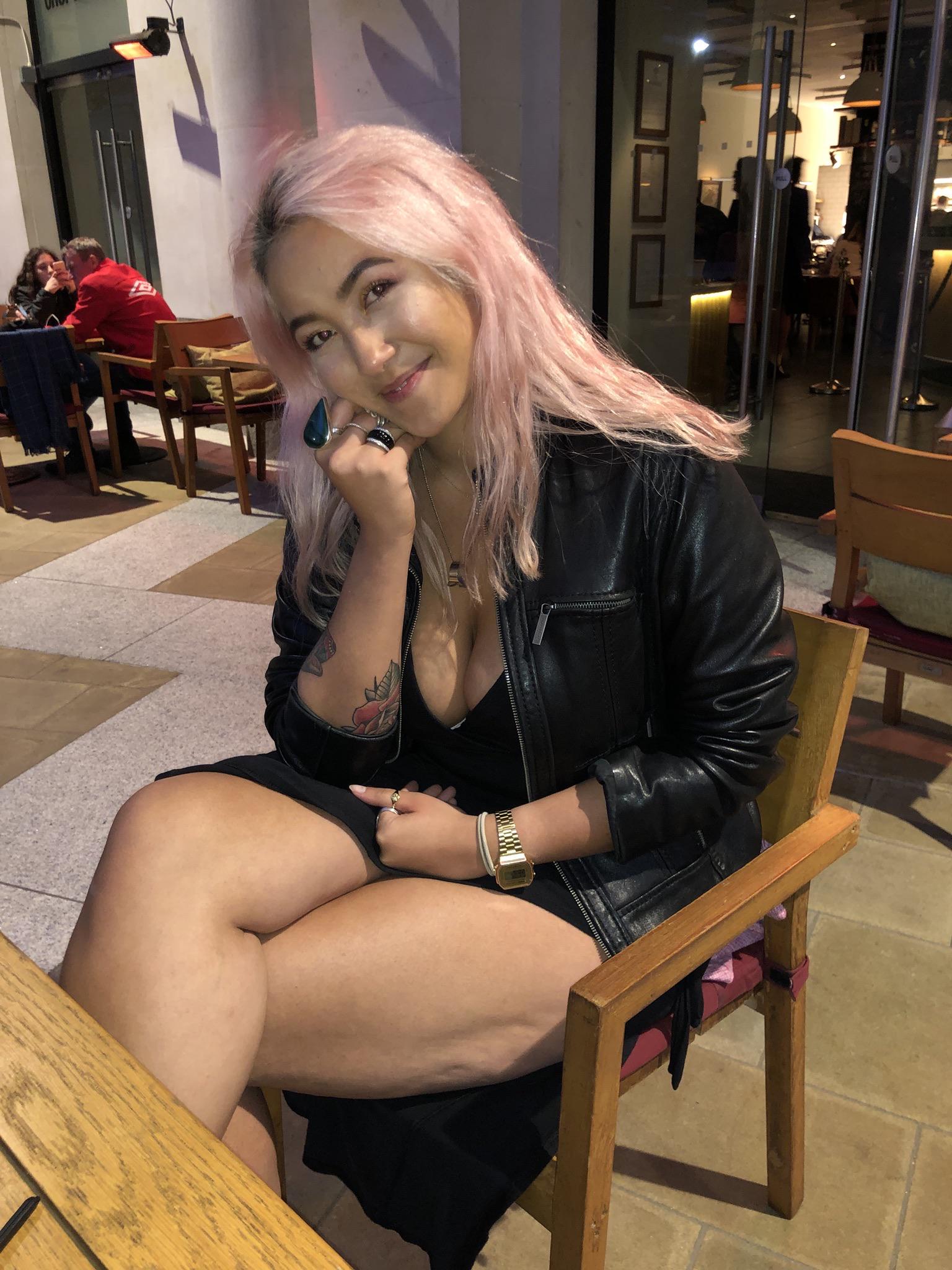 Pre drinks at my favourite bar 😍😍 | Scrolller