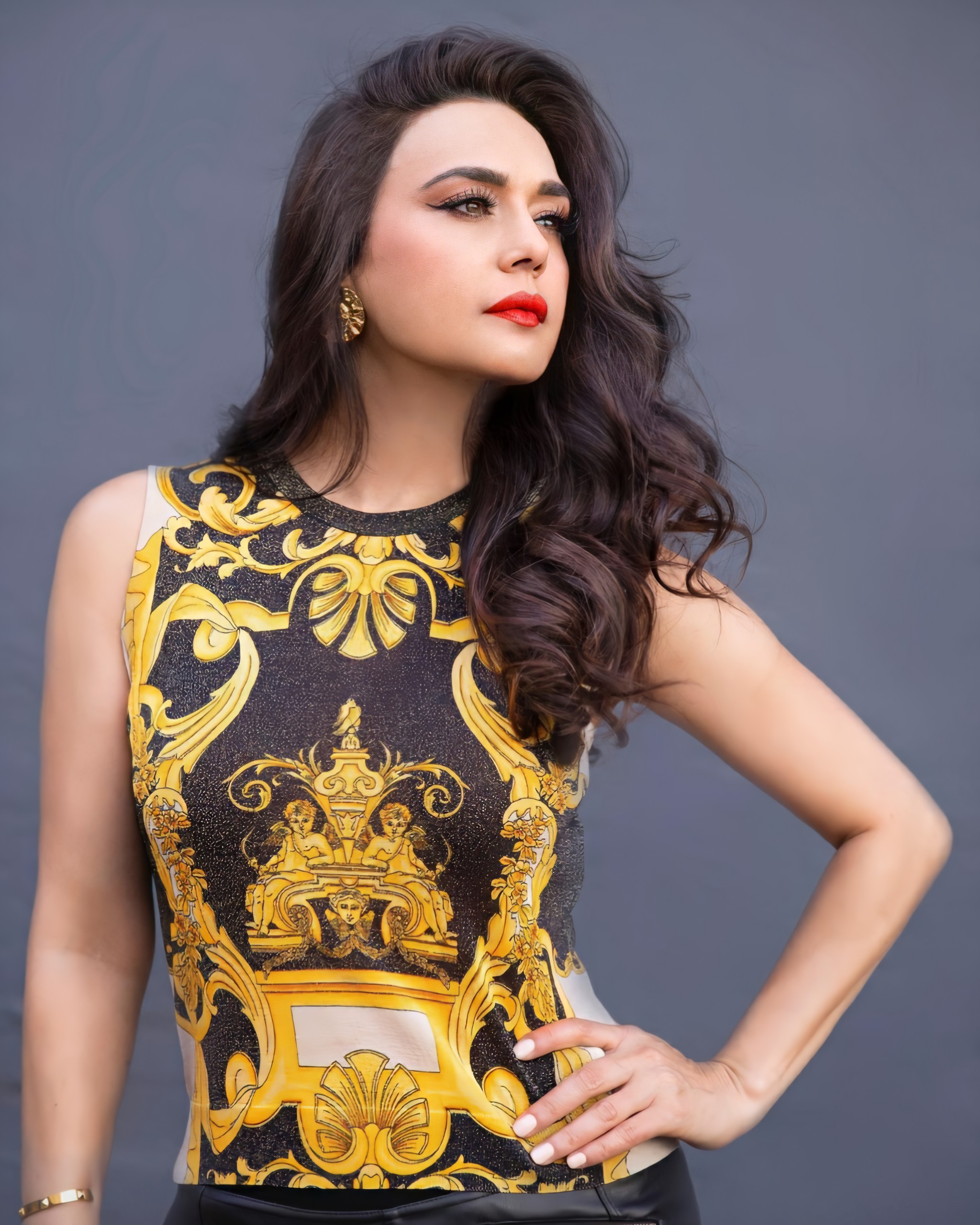 Preity Zinta evolved from a beauty to a Milf | Scrolller