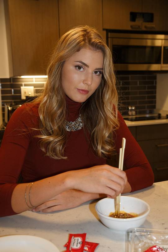 Presley Callen | Scrolller