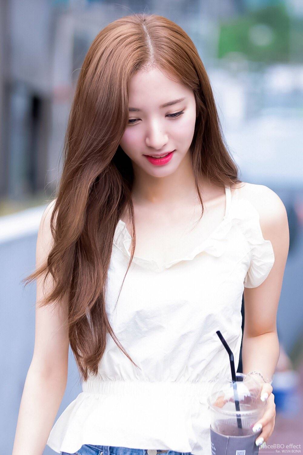 Pretty Bona | Scrolller