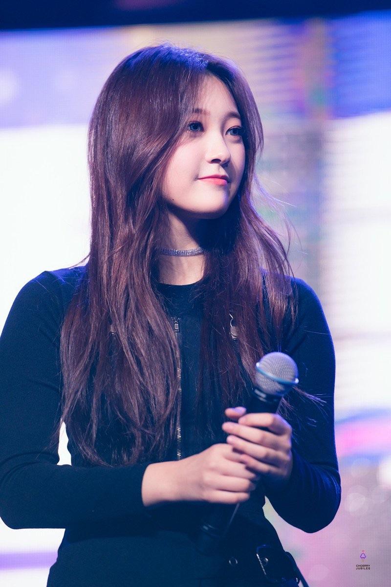 Pretty Choerry | Scrolller