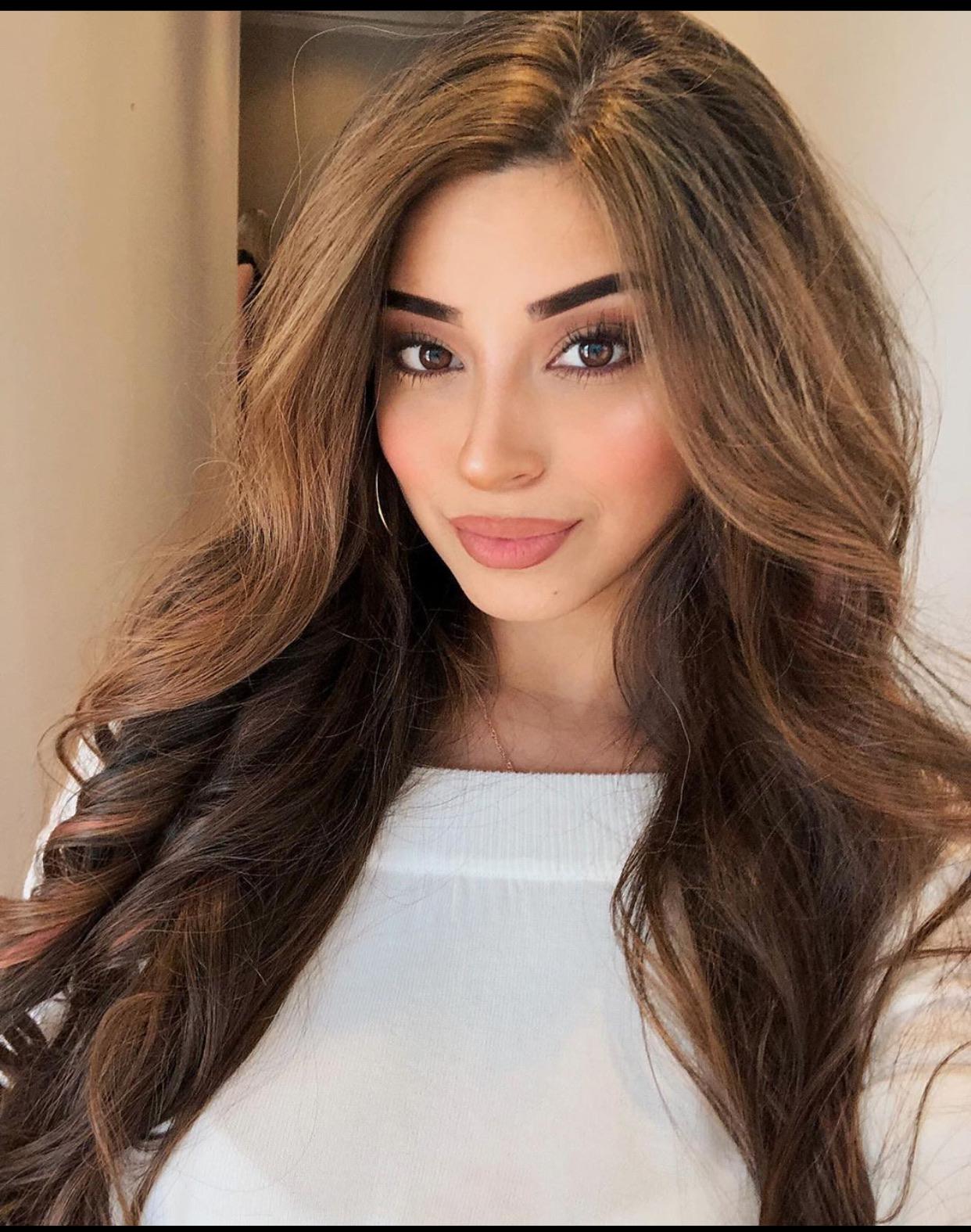 Pretty Desi Scrolller